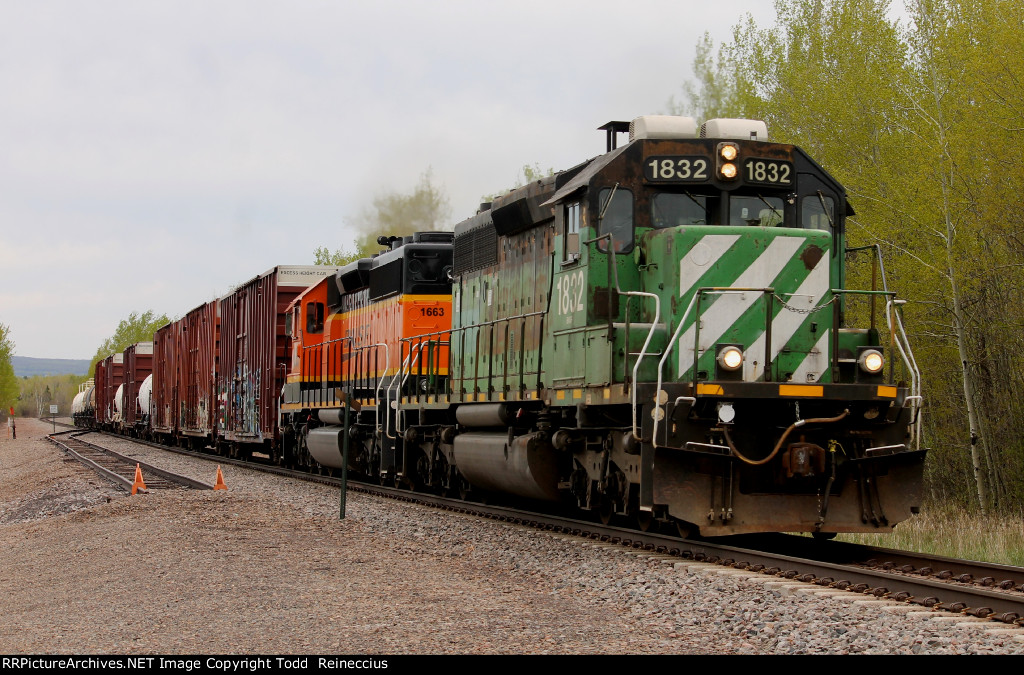 BNSF 1832
